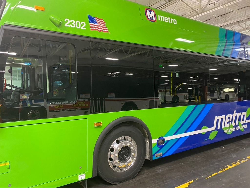 Metro Transit, New Flyer, TMH build electric bus fleet