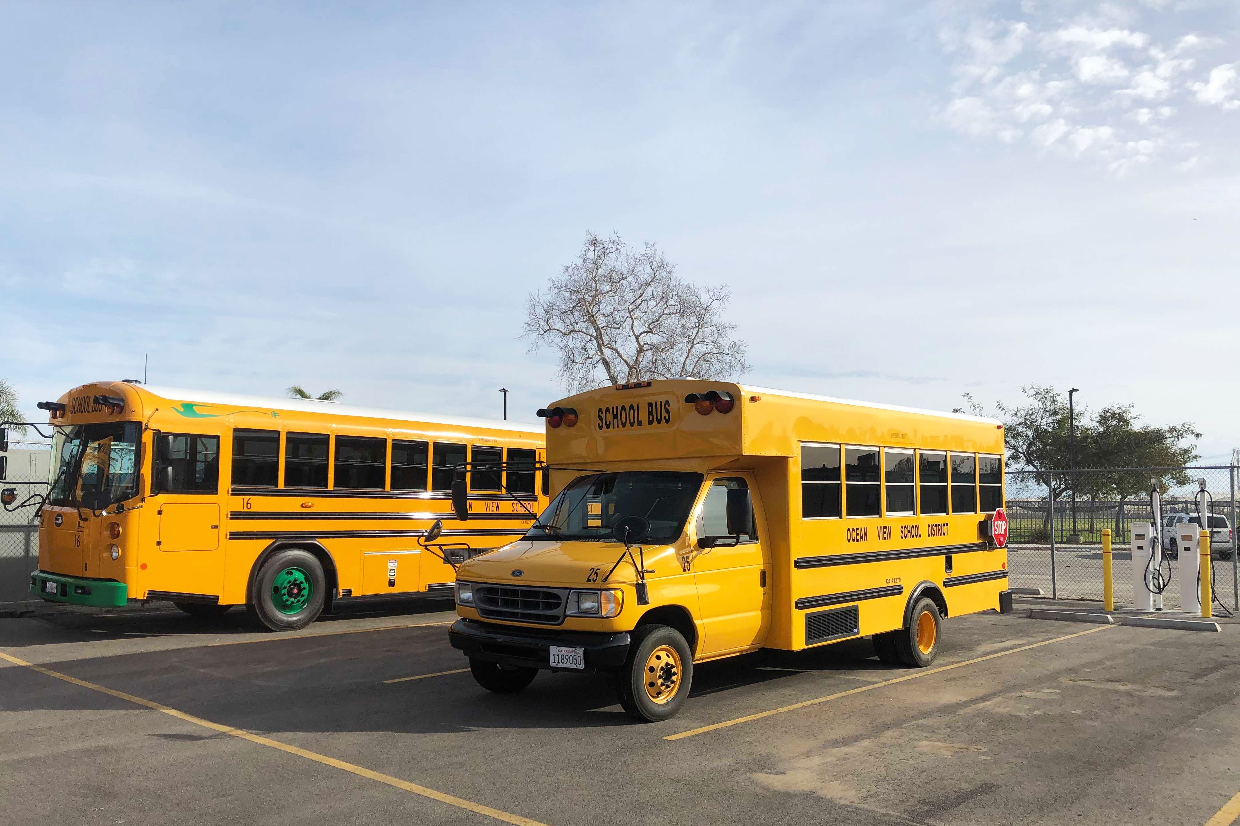 Pioneering for electrifying school bus fleets